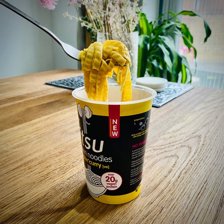 itsu Protein noodles crackin’curry Review | abillion