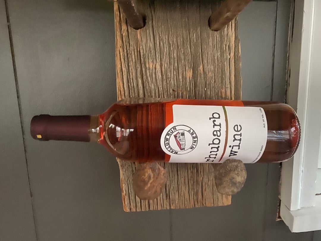 Rhubarb wine from Mallow Run - Vegan Product Reviews & Ratings | abillion