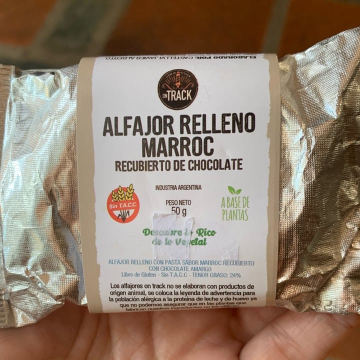 On Track Alfajor OnTrack Relleno Marroc Review | abillion