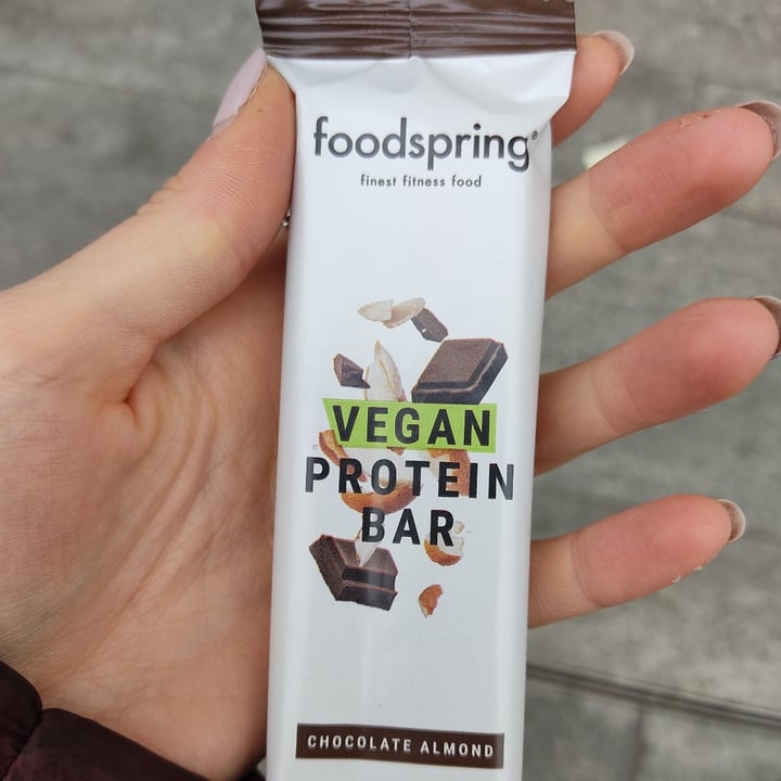 Foodspring Vegan Protein Bar Chocolate Almond Review | abillion