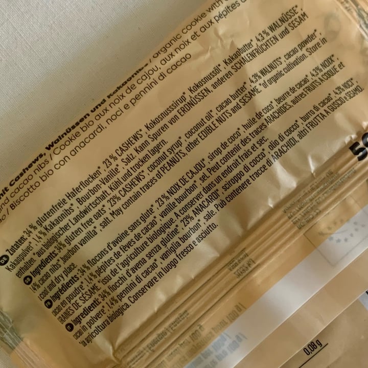 Koro Bio Cookie Walnut Cacao Nibs Review | abillion