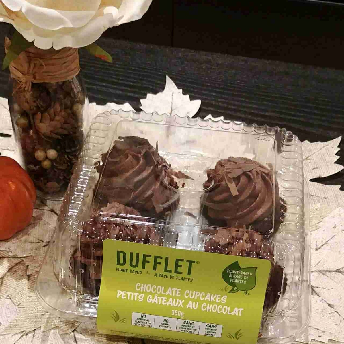 Chocolate cupcakes from Dufflet - Vegan Product Reviews & Ratings ...