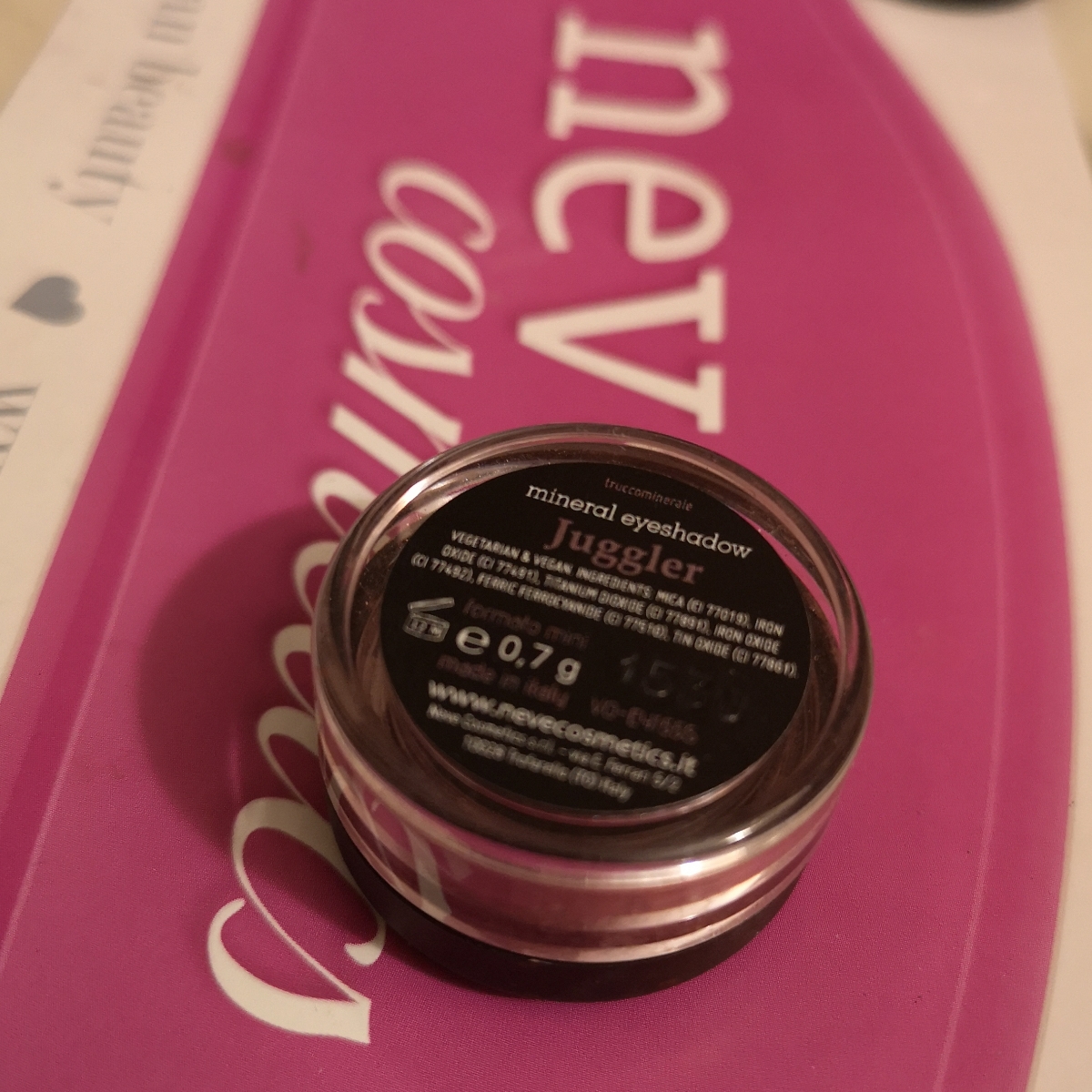 Mineral eyeshadow Juggler from Neve Cosmetics - Vegan Product Reviews ...