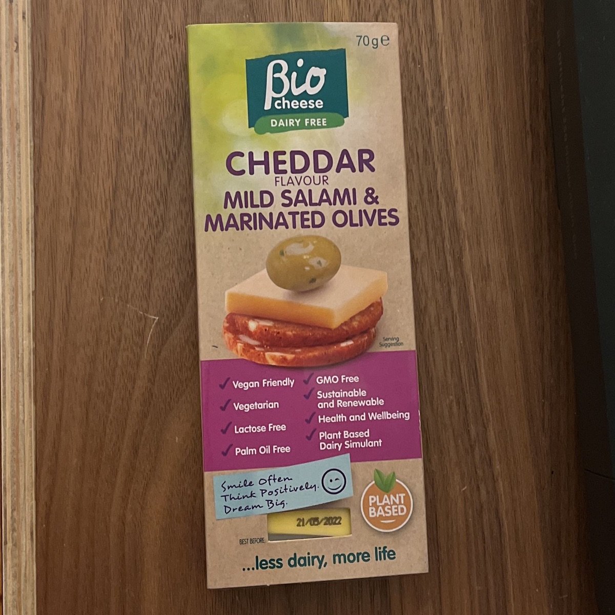 Bio Cheese Cheddar Flavour, Mild Salami and Olives Reviews | abillion