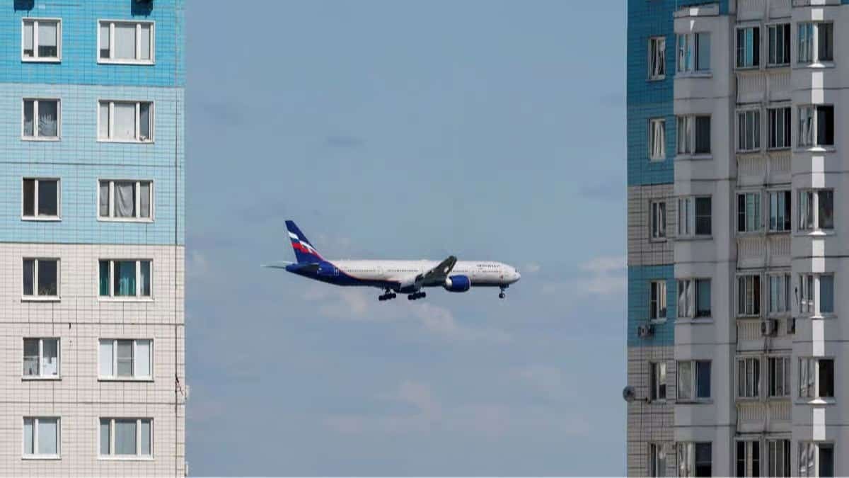 Russian lawmakers advance bill to punish citizens abroad for acting ...