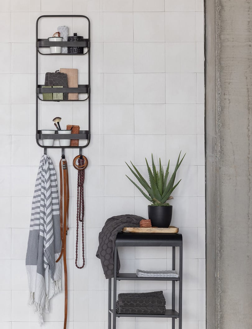 ZÁVĚSNÝ DRŽÁK NA SKLENICE HUGO – muzza.cz