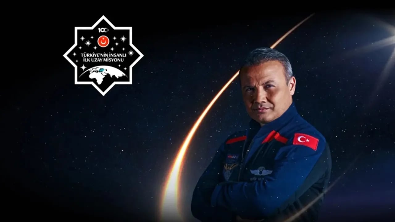 İlk Türk astronot Alper Gezeravcı uzayda 13 bilimsel deney yapacak