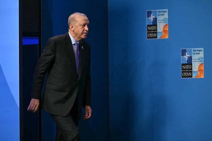 Erdogan Presses Macron on Missile Deal