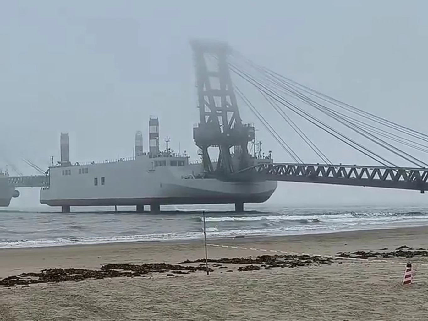 Çin amfibi mavna testlerine devam ediyor