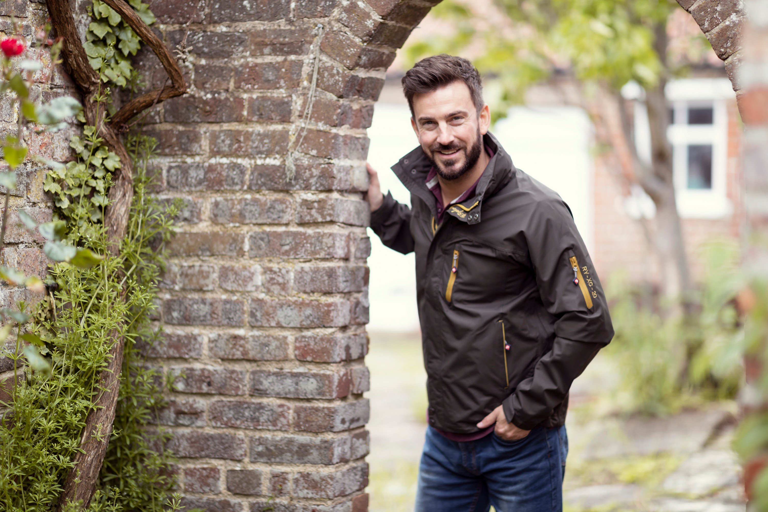 How to Keep Warm Outside: 10 Red-Hot Tips