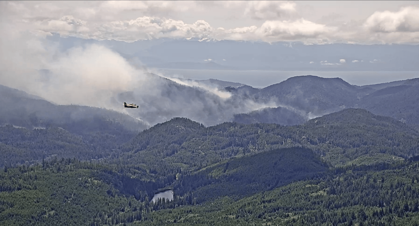 Wildfire at Sooke Potholes now 188 hectares and still burning out of ...