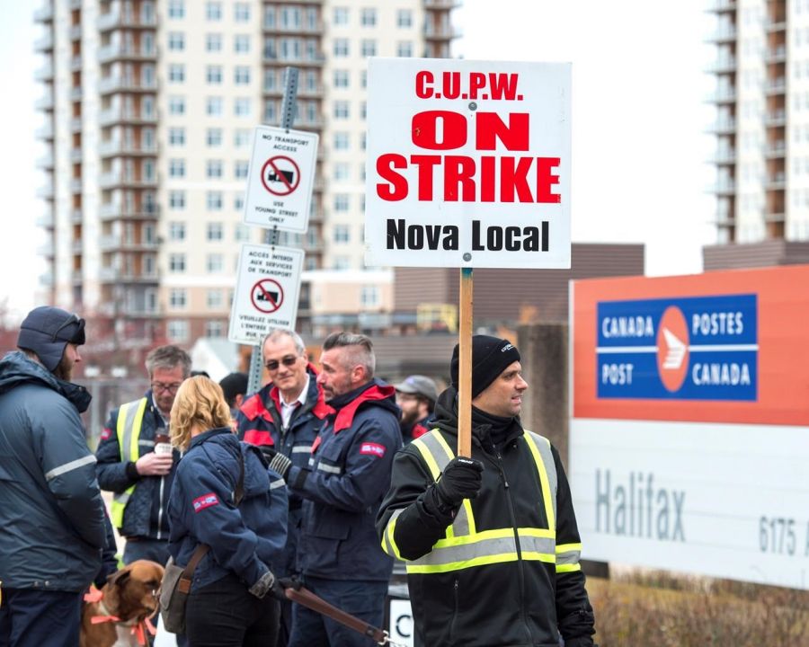 A look back at Canada Post's history of strikes and lockouts