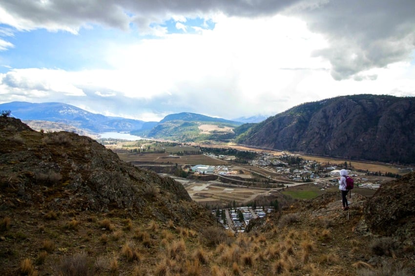 Peach Cliff is the perfect hike for spring!