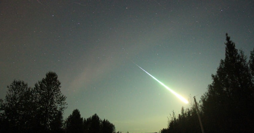 VIDEO: Mysterious fireball lights up central Alberta skies