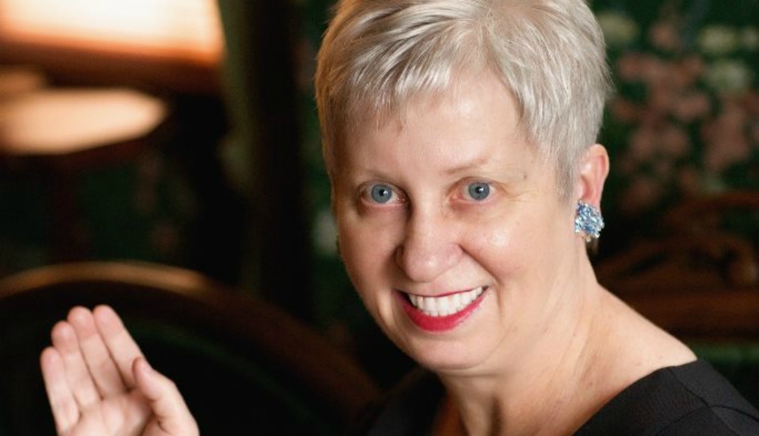 In Focus | Elizabeth Densmore of Social Driven Sales