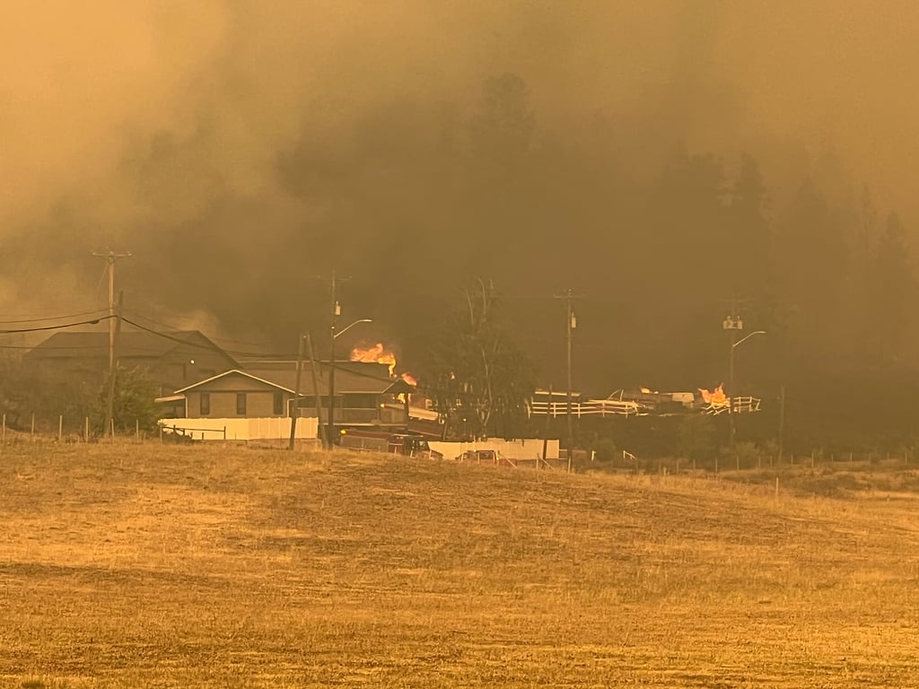 VIDEO: Fire sweeps into Glenmore Landfill