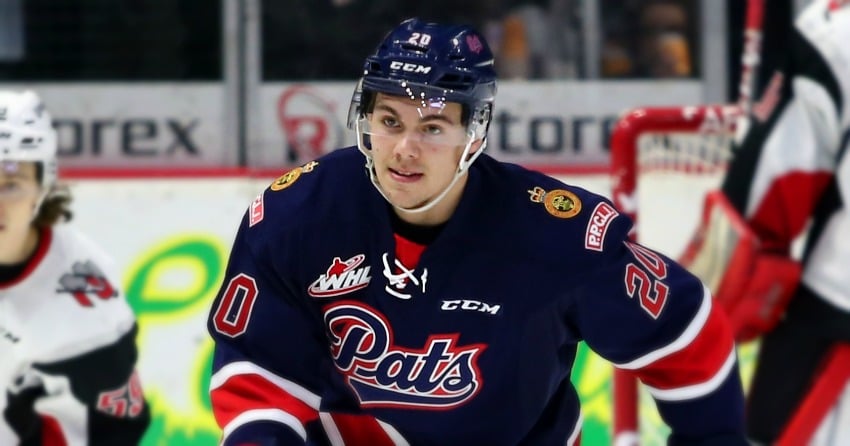 Blazers acquire Luc Smith from the Pats