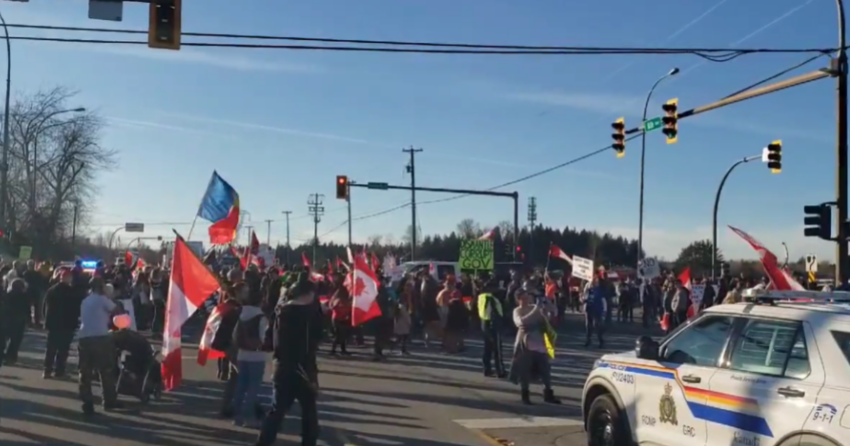 Protest continues at Surrey border crossing, 4 arrested