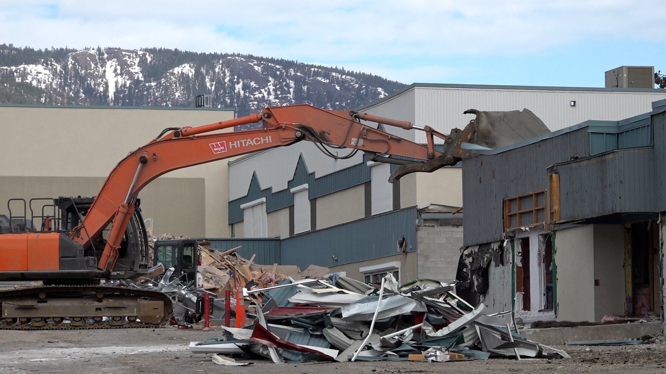 VIDEO: The levelling of George Pringle School is recycling on a grand scale