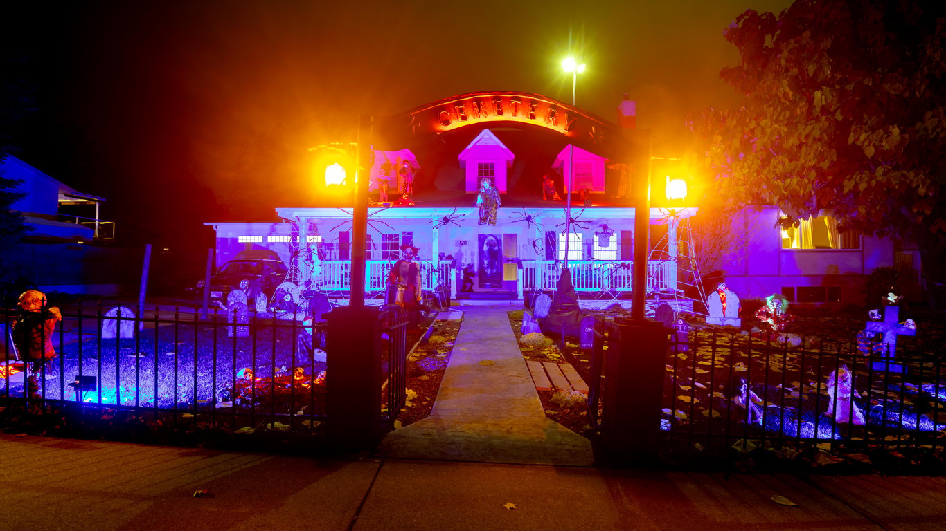 PHOTOS: Halloween Houses of Penticton: Cleland Clown Cemetery