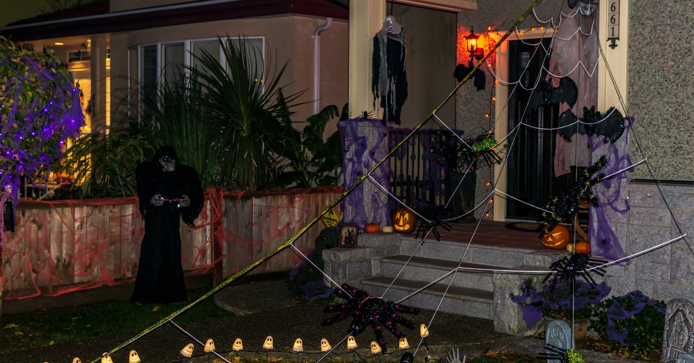 RDCO offers tips for keeping trick-or-treating dog-friendly