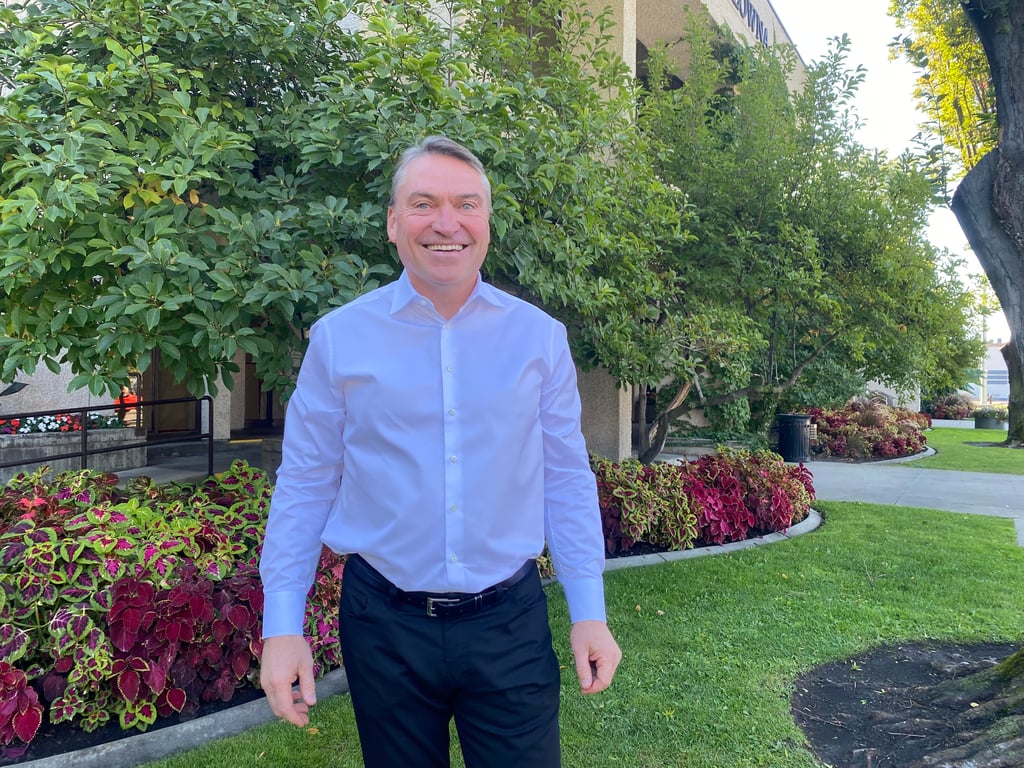 VIDEO: Tom Dyas challenges Colin Basran for Mayor of Kelowna