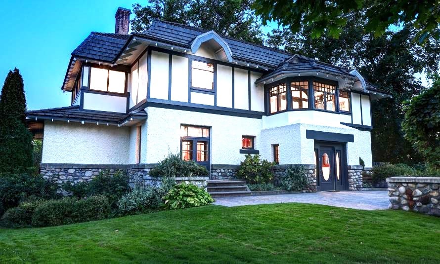 Bennett mansion in Kelowna for sale for a cool $3M