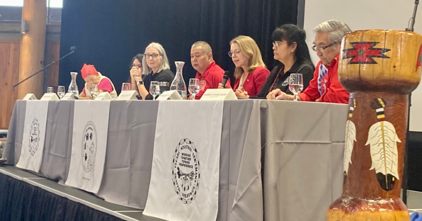 Splatsin First Nation signs BC's first child and family services ...