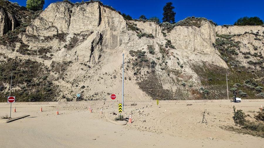 UPDATE: Hwy 97 open to single-lane alternating traffic after landslide