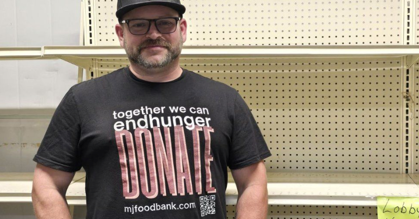 This food bank says it's prepared to reduce hampers by half as demand soars