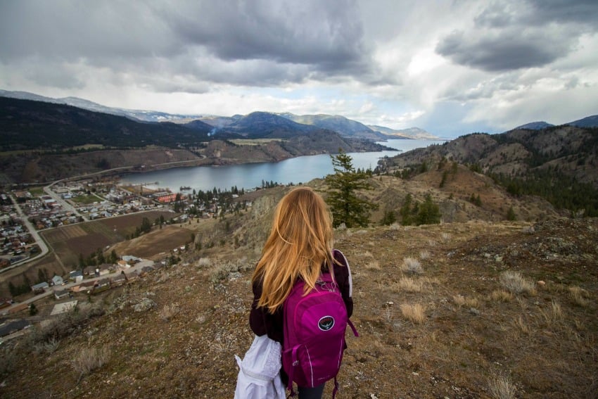 Peach Cliff is the perfect hike for spring!