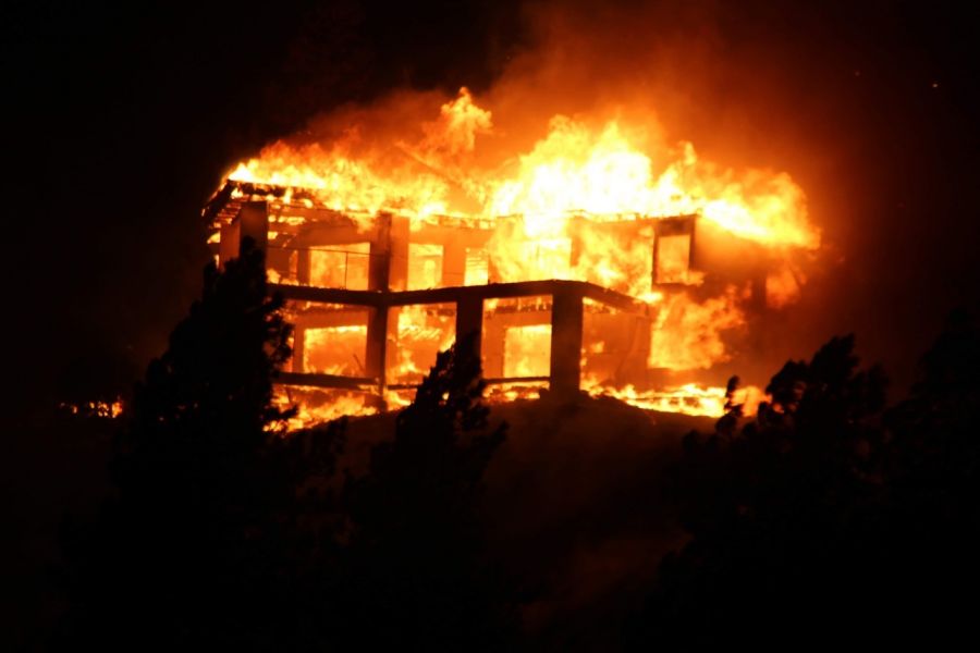 PHOTOS: Horrific destruction in Traders Cove as seen from Okanagan Lake