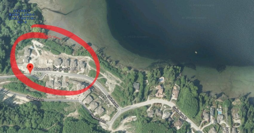 Sinkholes force residents from their million dollar homes in Sechelt, BC