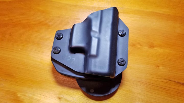 [HOLSTER REVIEW] Alien Gear Cloak MOD OWB Holster | Concealed Nation