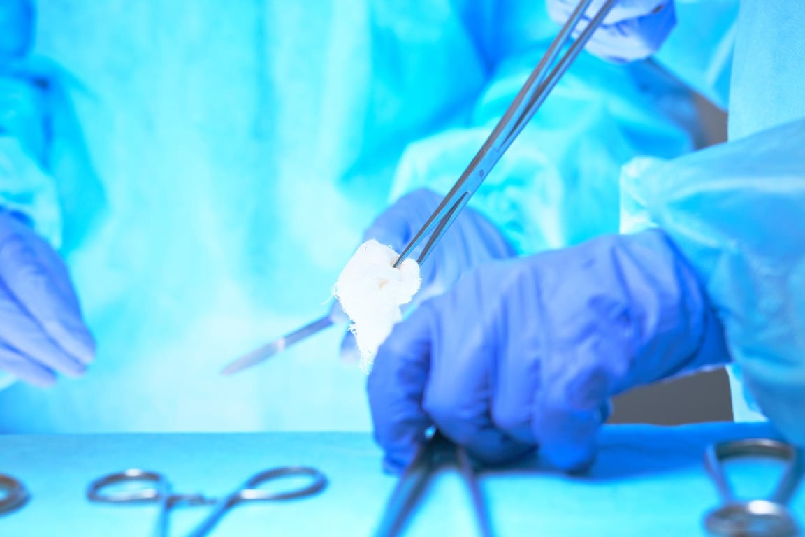 How To Become A Surgical First Assistant in 2025