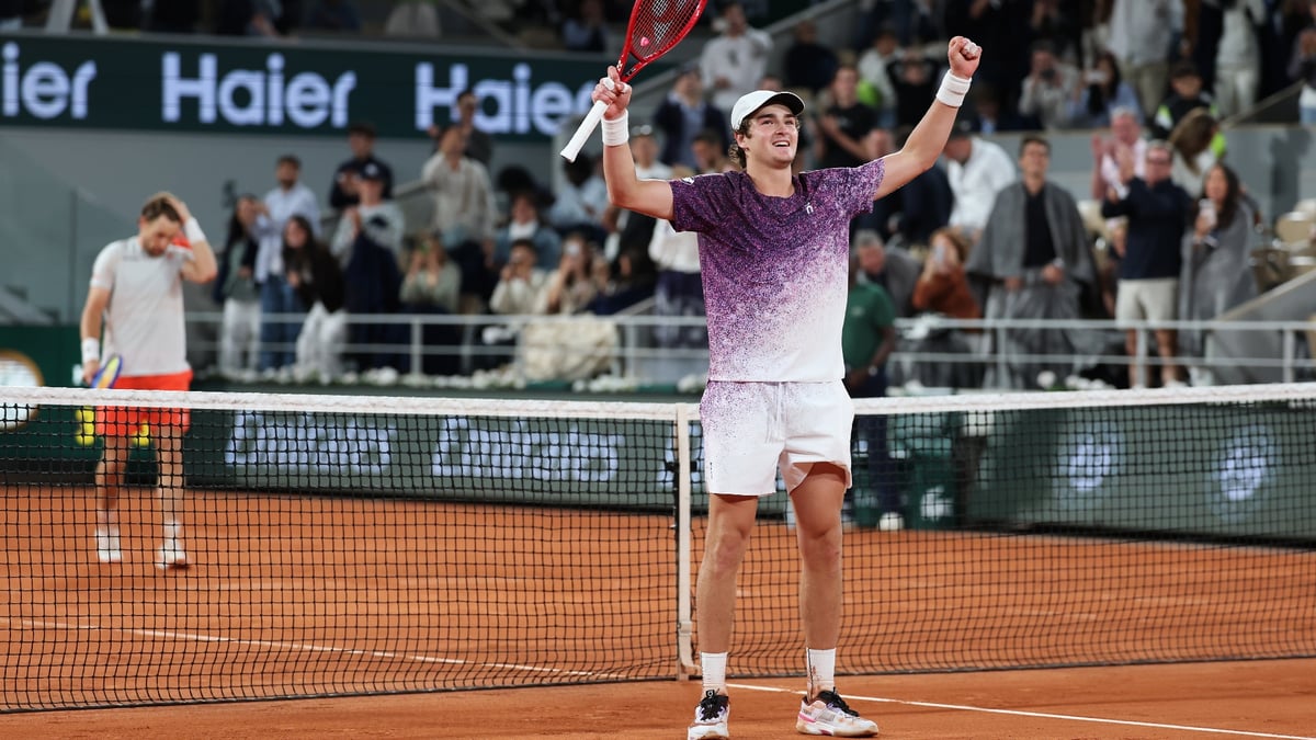 Jakub Mensik vs Joao Fonseca Live Stream & Betting Tips - French Open