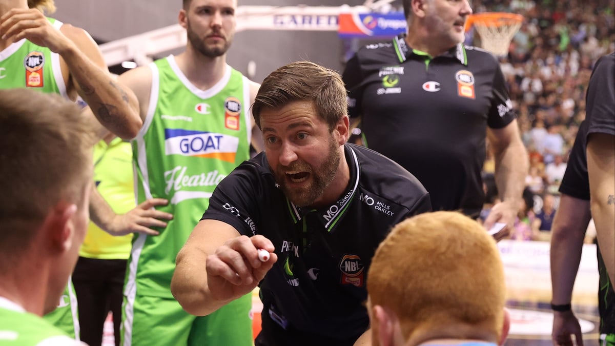 South East Melbourne Phoenix vs Sydney Kings NBL25 Tips - Phoenix high ...