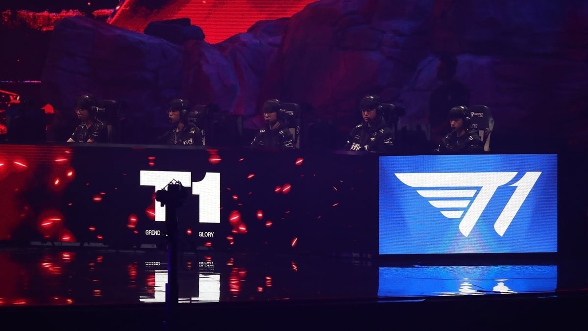 100 Thieves vs T1 Tips & Odds – T1 To Avoid Early Elimination from LoL Worlds 2025 With Ease