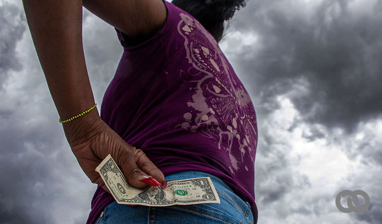 Un dólar por 300 pesos cubanos: ¿por qué sigue subiendo? | elTOQUE