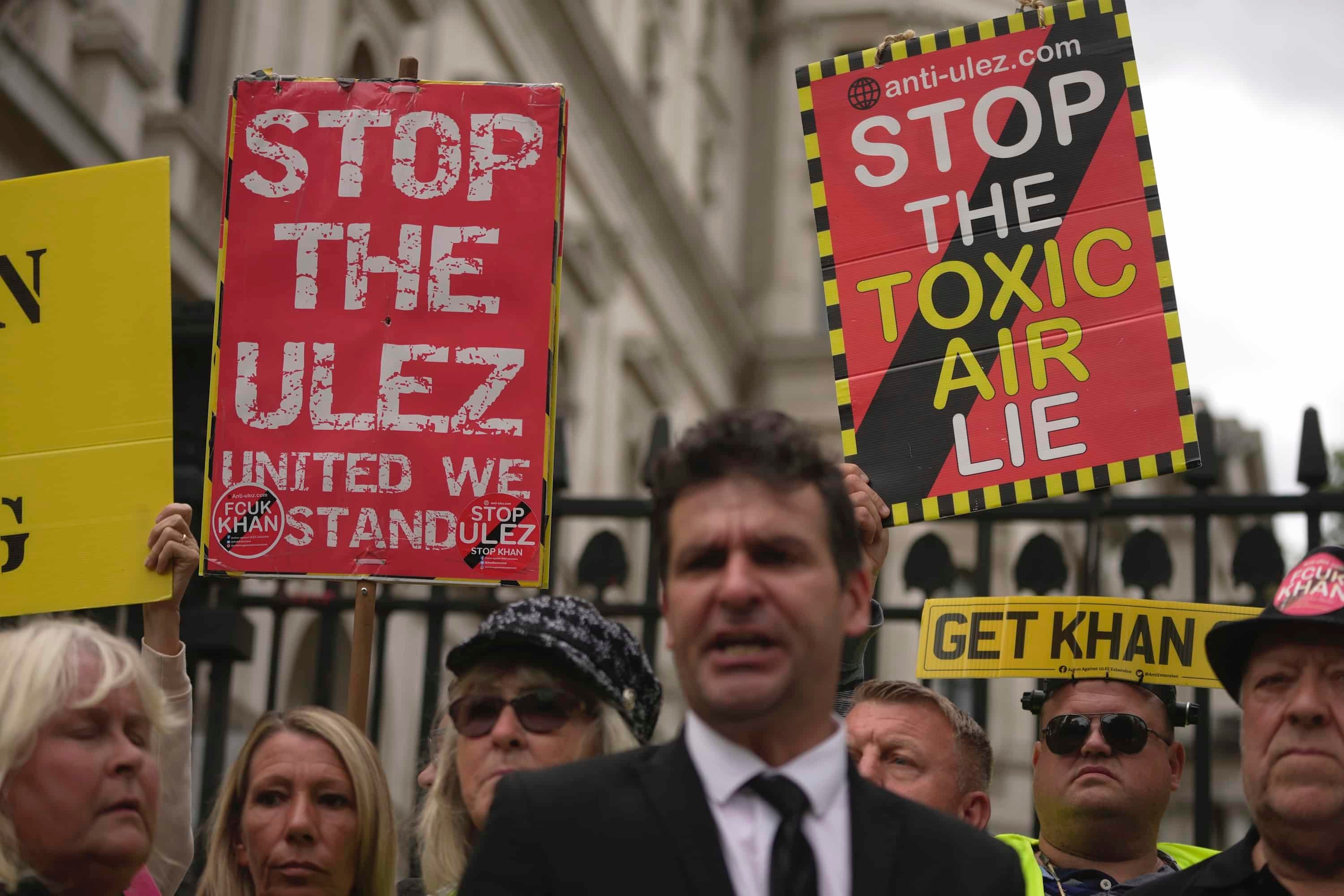 London’s plan to charge drivers of polluting cars sparks protests and ...
