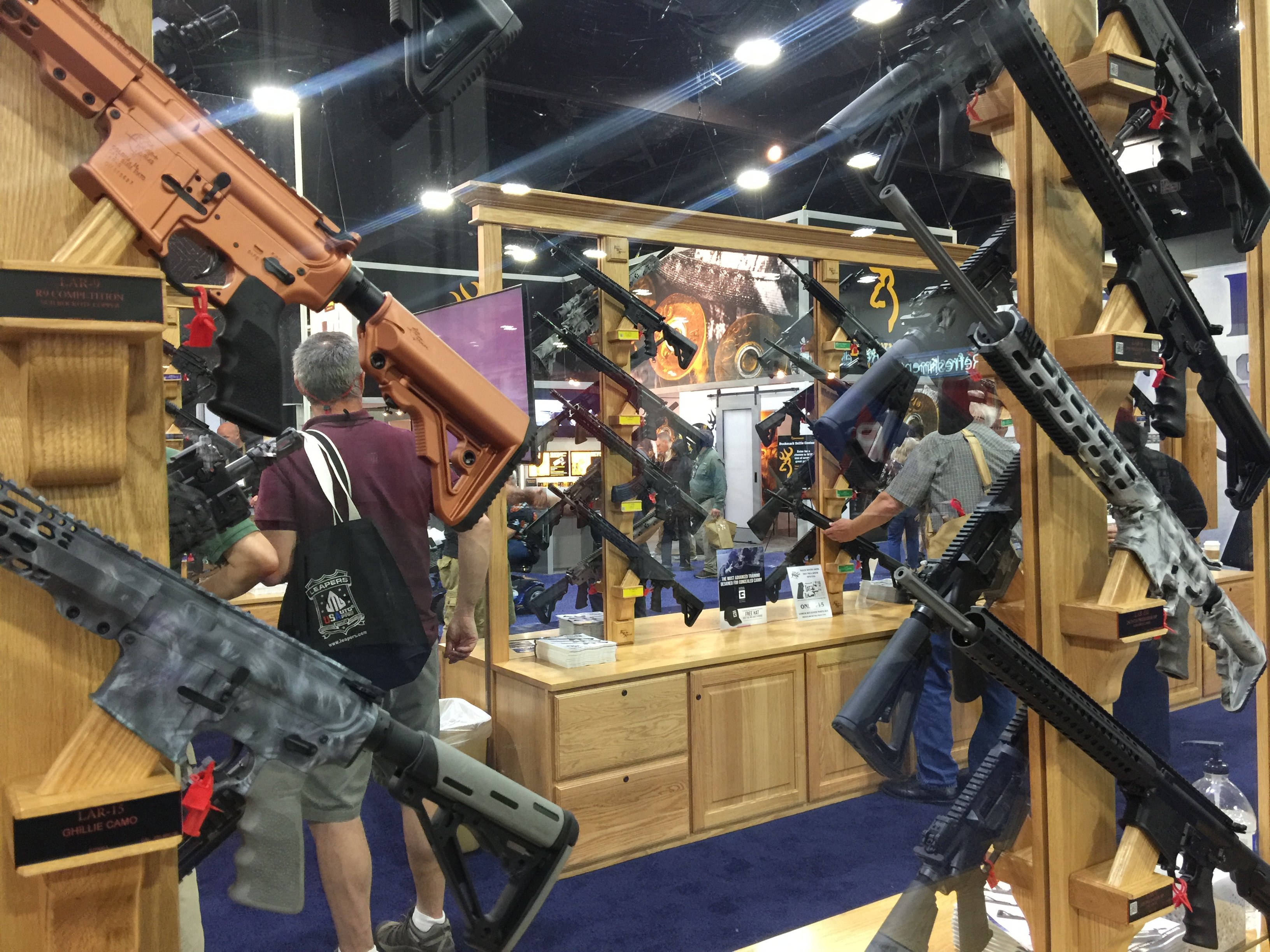 Seventh Circuit stays ruling against Illinois assault weapon ban | Courthouse News Service