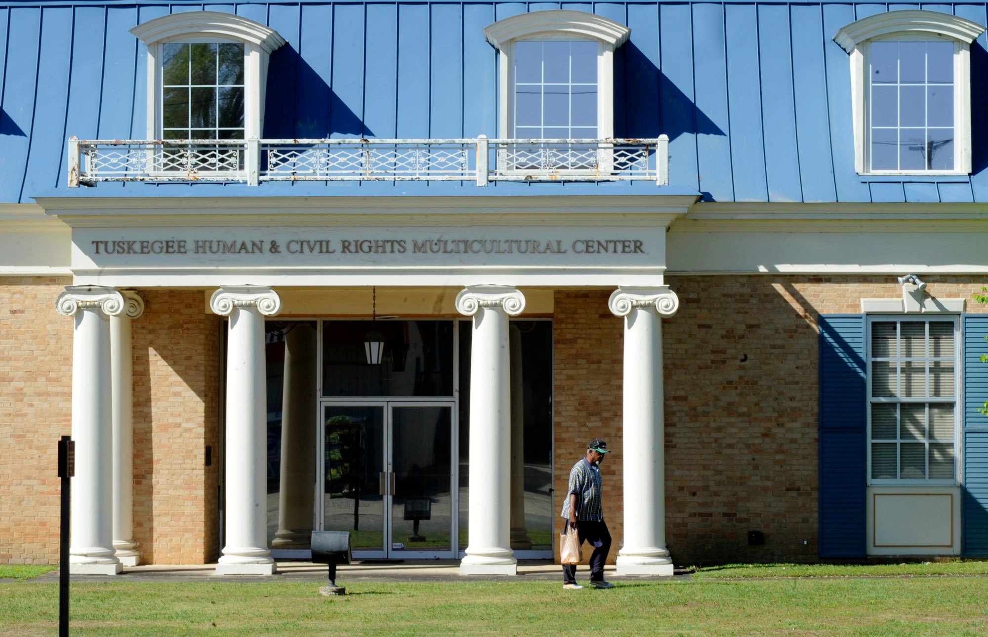 Tuskegee Syphilis Study Descendants Seek Settlement Money | Courthouse ...