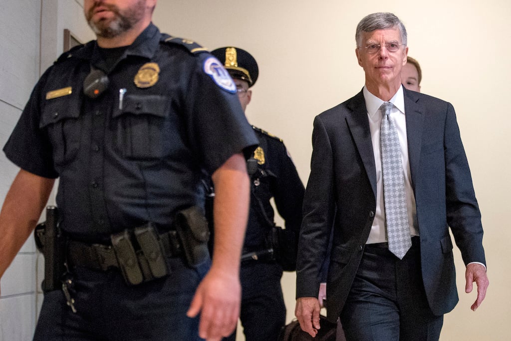 Diplomat Stuns at Capitol Hill With Testimony on Key Ukraine Texts ...