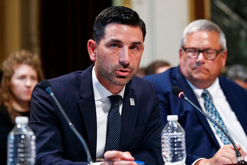 Feds Reviewing How DMV Laws Affect Immigration Enforcement | Courthouse ...