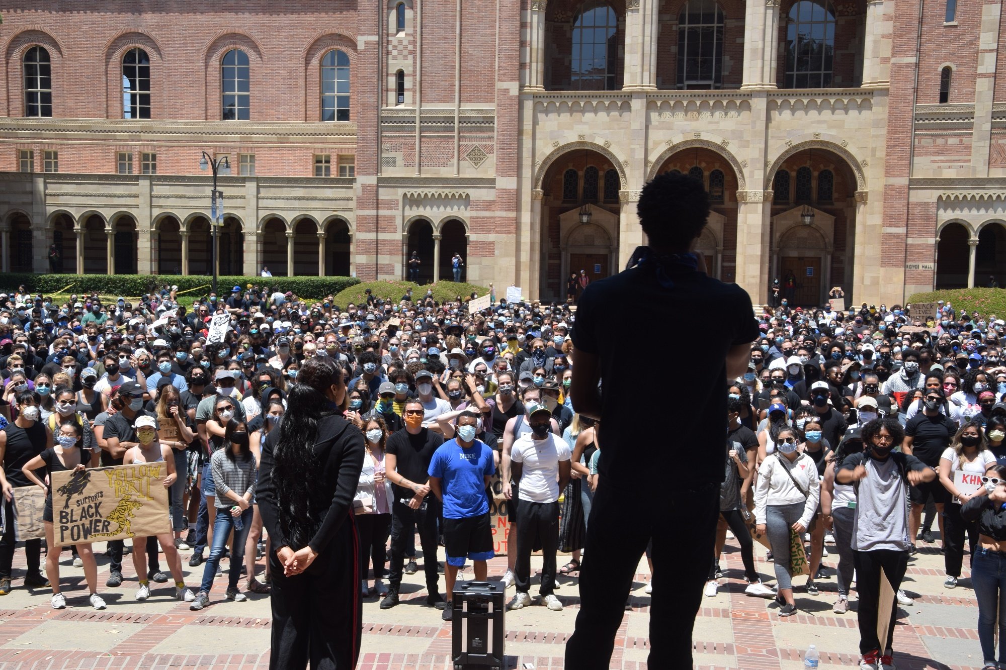 UCLA Students Protest Police Violence and LAPD Field Jail on Campus ...