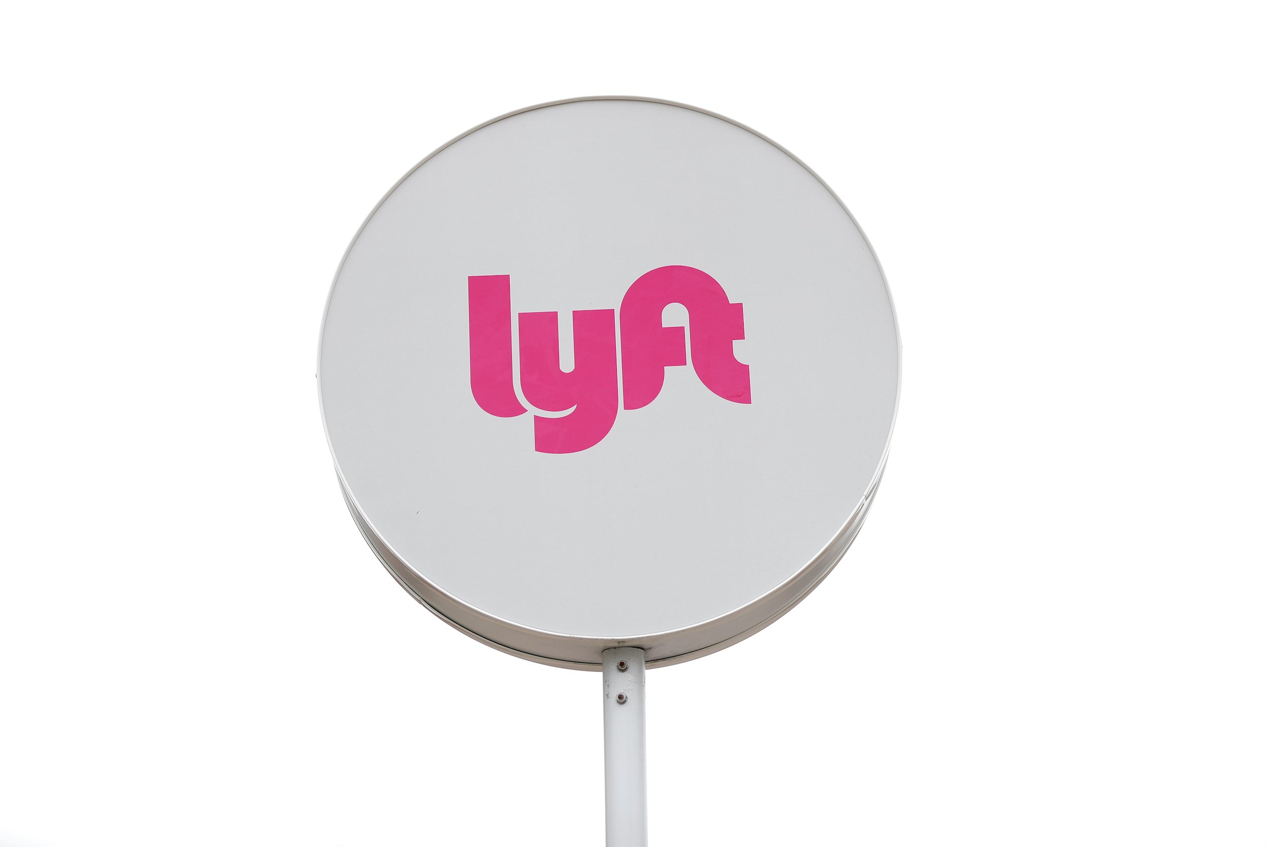 Lyft to drop $2.1M on false ad settlement | Courthouse News Service