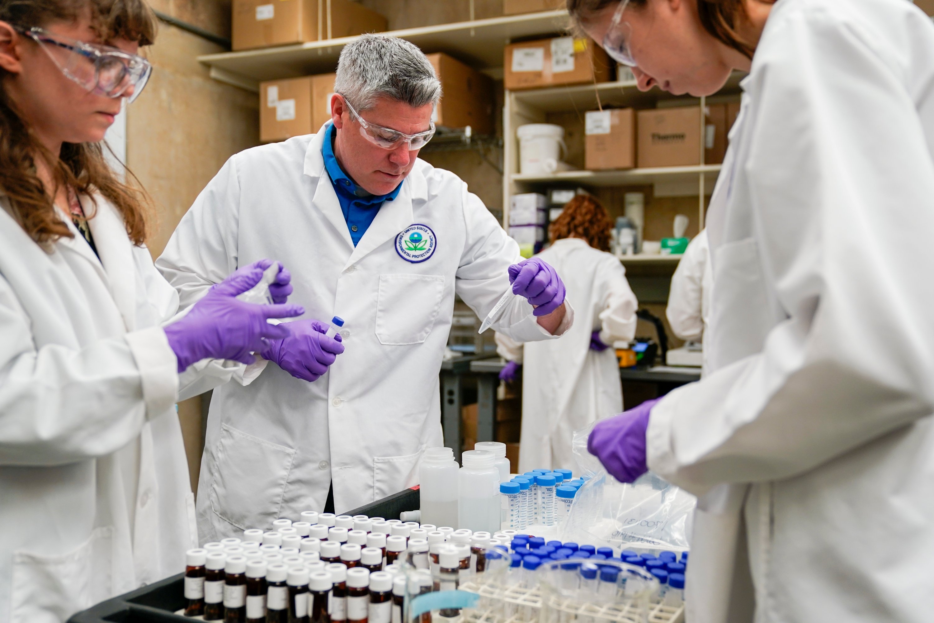 Texas sues DuPont, 3M over ‘forever chemicals’ | Courthouse News Service