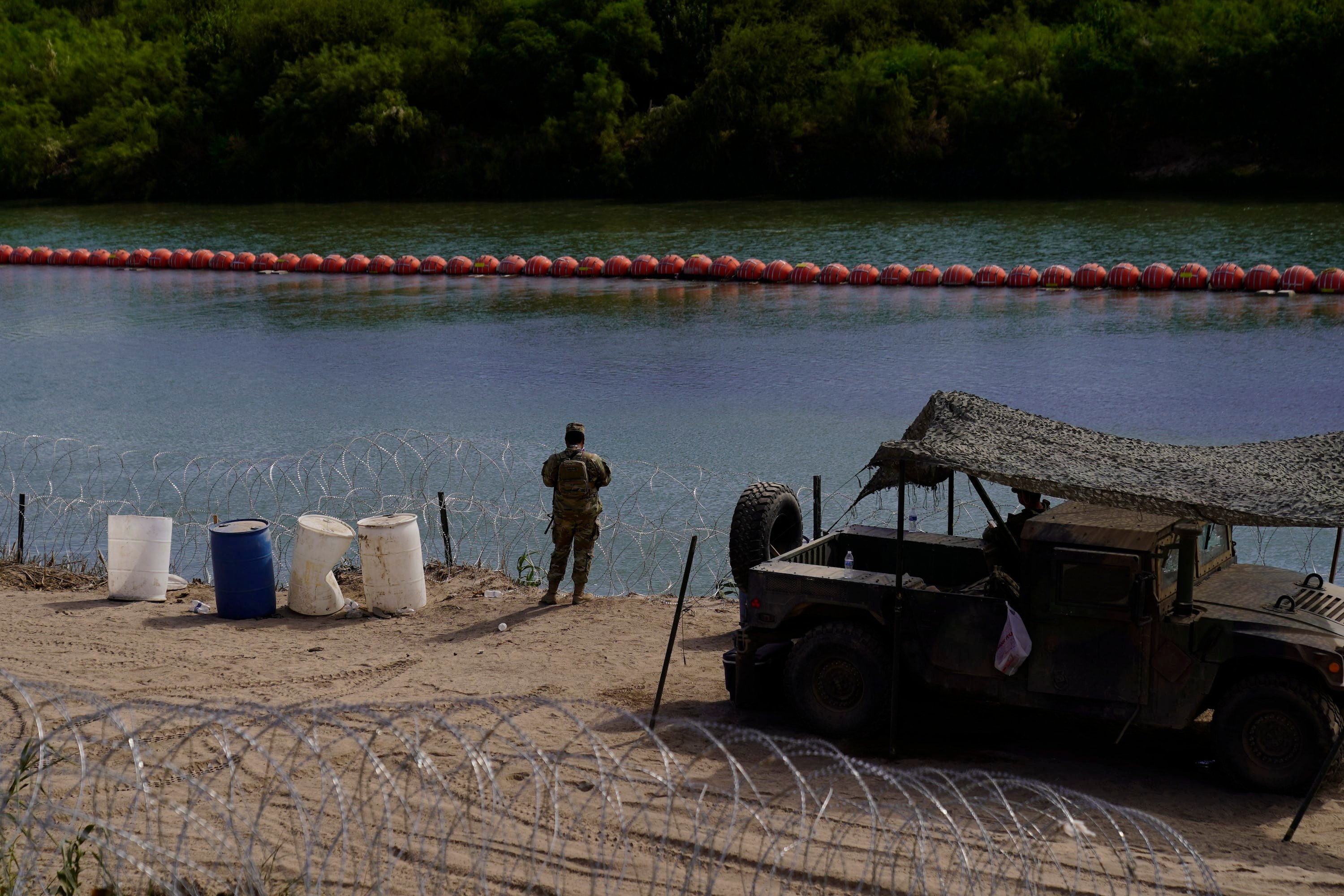 Fifth Circuit sides with Texas in floating border barrier dispute with ...