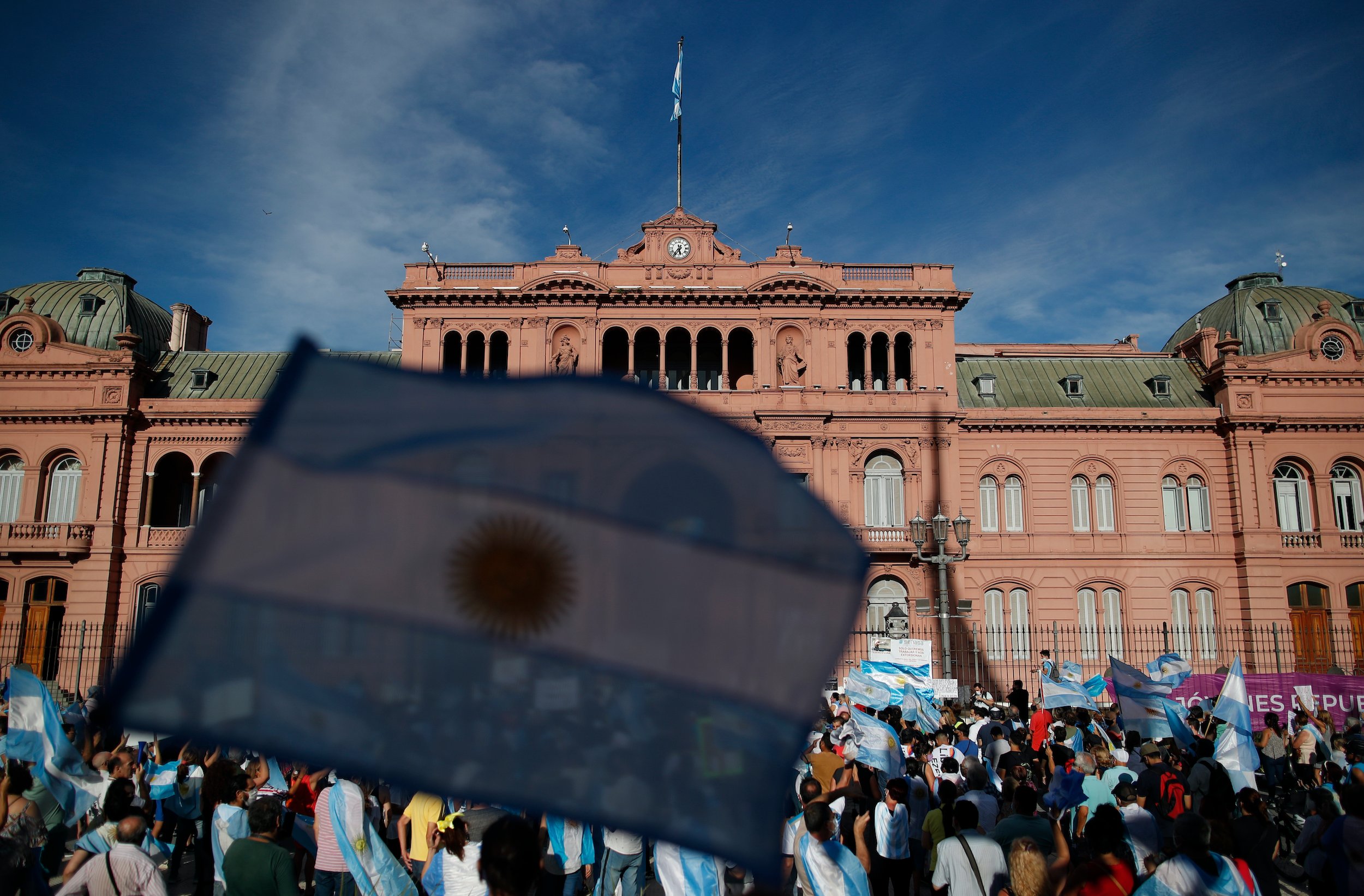 As inflation skyrockets, Argentina must choose: Far-right outsider or ...