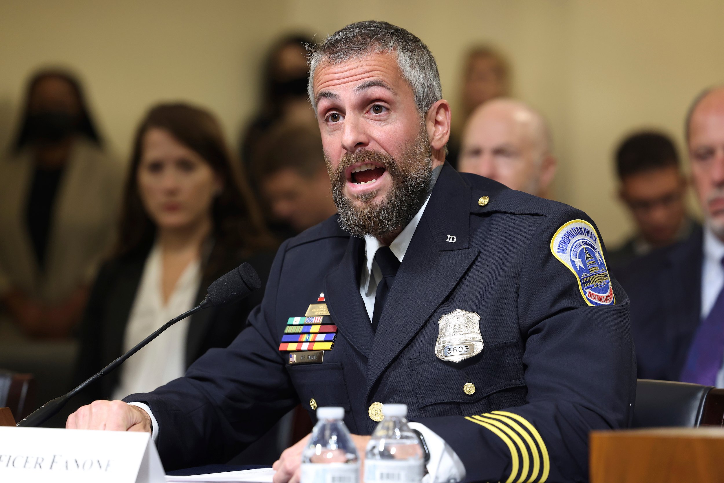 Washington police officers warn of increased violence if Trump pardons ...